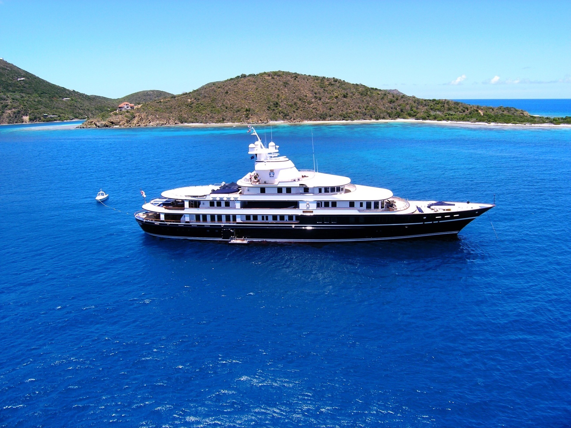 Yacht LEANDER G, Peene-Werft | CHARTERWORLD Luxury Superyacht Charters